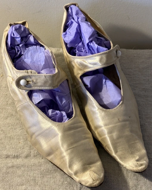 ANTIQUE SILK SHOES White Button Closure Marked 7 1/2 As Is Condition ...
