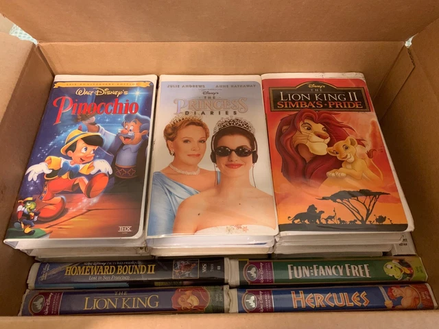 HUGE LOT OF 22 Disney and Non-Disney VHS Tapes in Clam Shell Cases!!! £ ...