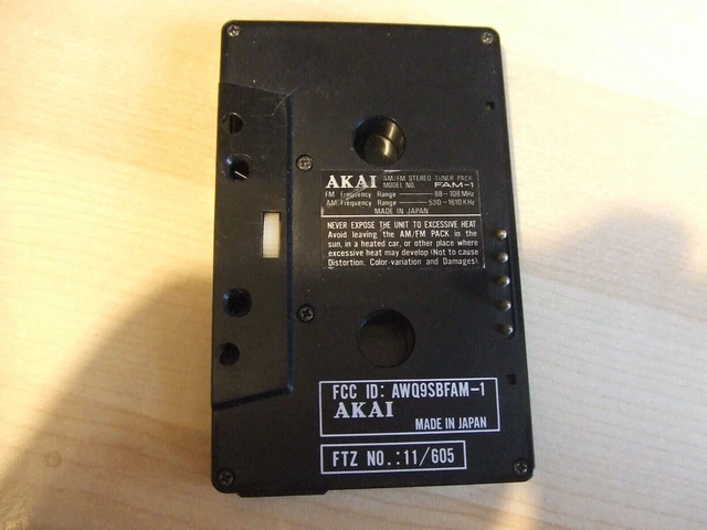 RARE VINTAGE AKAI FAM-1 Stereo Cassette Player Walkman AM FM Tuner Pack ...