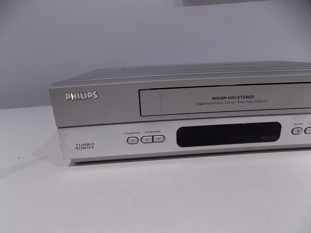 PHILIPS VR550/07 VHS VCR Videocassette Registratore Argento DIFETTOSO ...