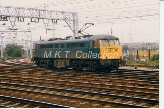 RAILWAY PHOTO CLASS 85 85101 @ Stratford 24/05/91 light engine onto ...