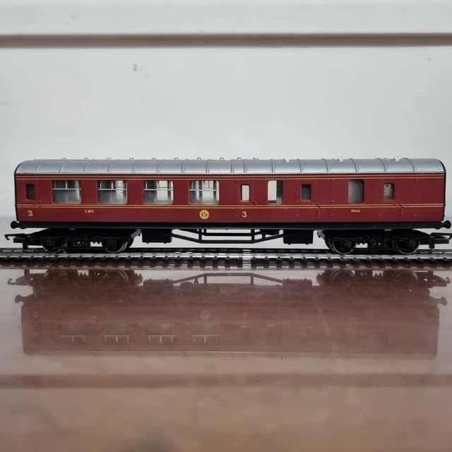 HORNBY R434 OO Gauge LMS Stanier Brake 3rd Corridor Coach 5644 Unboxed £11.99 - PicClick UK