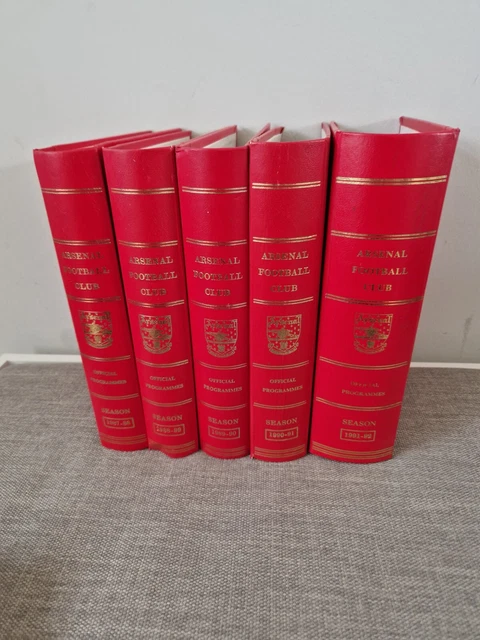 LARGE BUNDLE/COLLECTION OF ARSENAL FOOTBALL CLUB PROGRAMMES/BINDERS ...