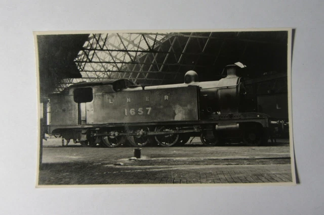 RWY887 - 1946 LNER Locomotive 1657 HULL DAIRYCOATES Railway Yard Shed ...
