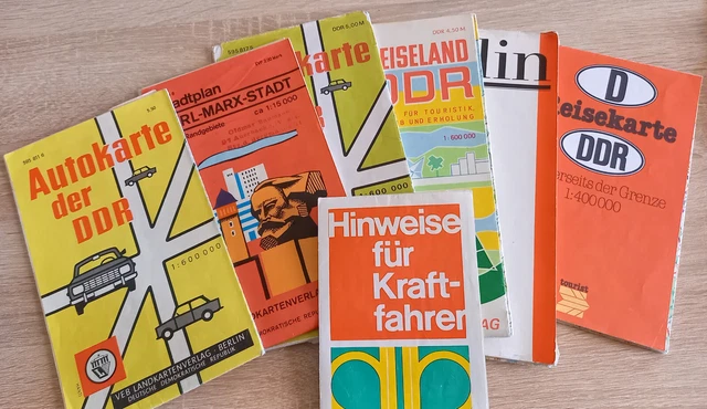 GDR: 4 MAPS, 2 city maps, 1 prosp. / GDR: 4 maps, 2 city maps, 1 ...