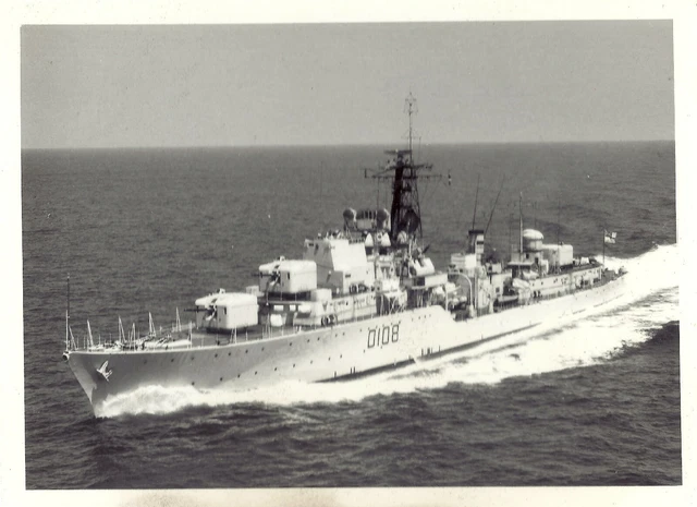 HMS DAINTY D108. Daring class destroyer. Personal floppy foto. 90mm x ...