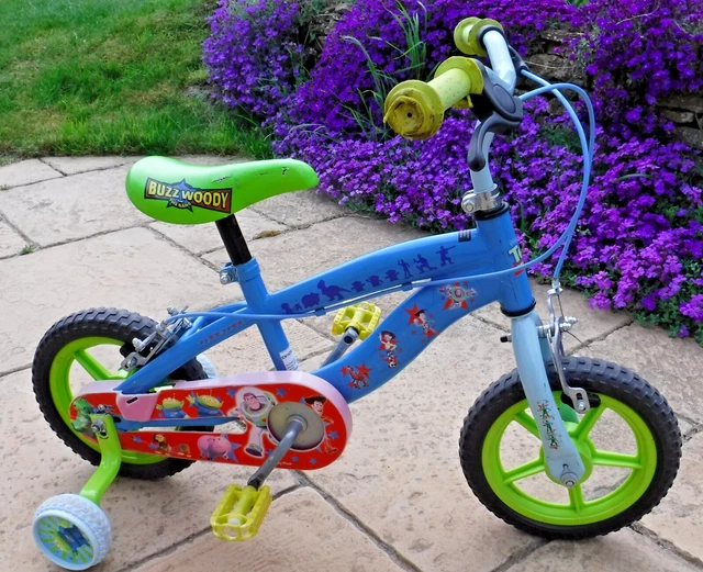 DISNEY PIXAR TOY Story Buzz Woody & Gang First Bike + Training Wheels ...