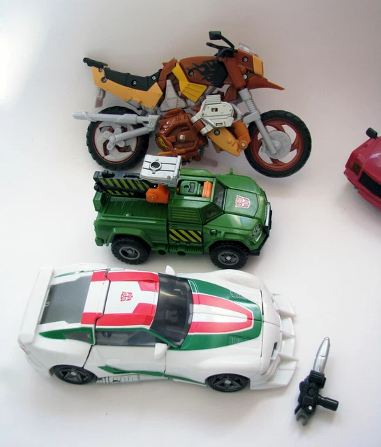 TRANSFORMERS UNIVERSE PERCEPTOR Wheeljack Jazz Figures Generations ...