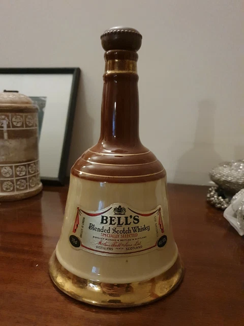 BELL'S BLENDED SCOTCH Whiskey ~ Bell Shaped Vintage Bottle Empty 75 cl ...