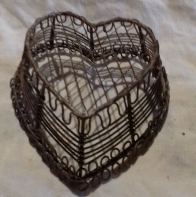 PANIER EN FIL De Fer En Forme De Coeur Dimensions 12Cm X13Cm EUR 20,00 ...