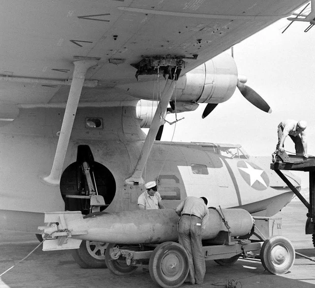 ZWEITER WELTKRIEG FOTO Zweiter Weltkrieg US Navy PBY Catalina Torpedo ...