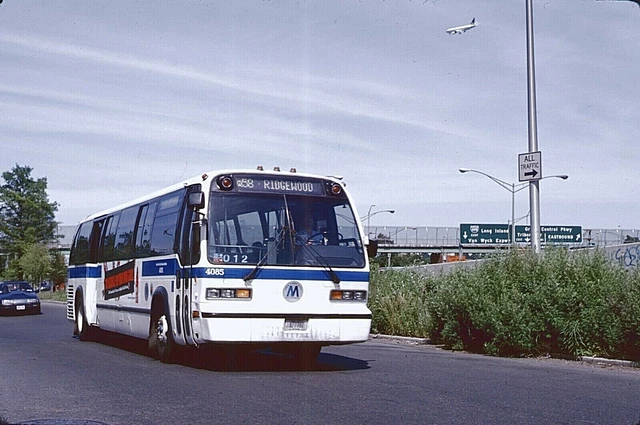ORIGINAL KODACHROME SLIDE Nyc Bus 1985 Gm Rts #3963 Q-88 H Harding Expy ...