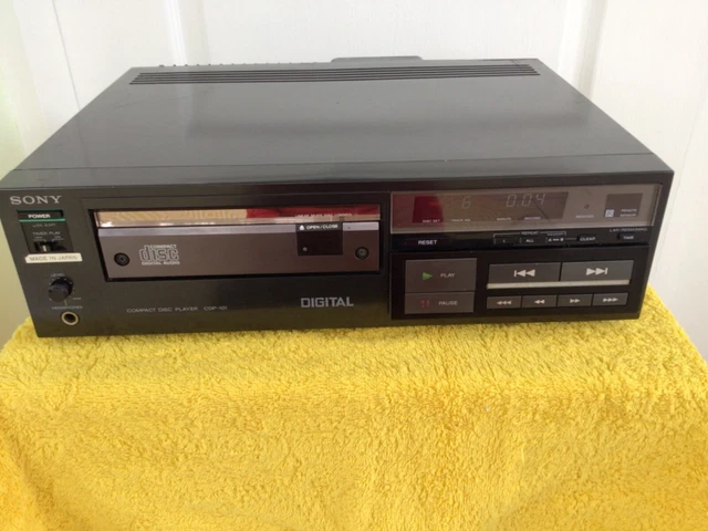 WORLDS FIRST CD player. Sony CDP101. Full Working order. Nice condition ...