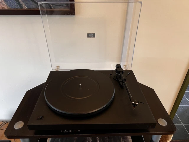 PROJECT DEBUT TURNTABLE With Speed Box, Preamp, And Ortofon OM20 Stylus ...