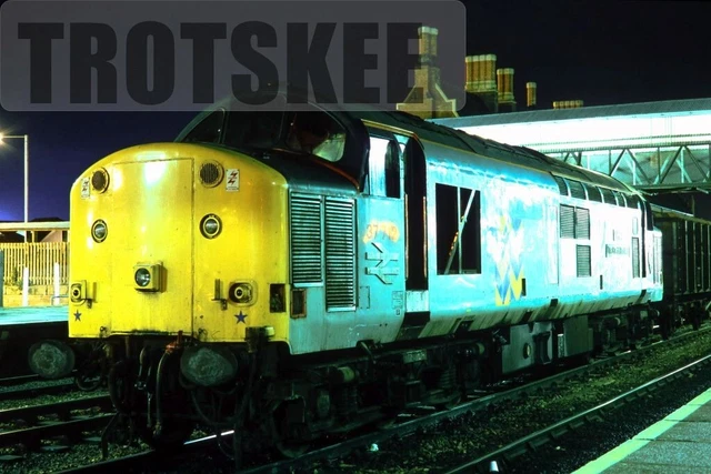 35MM SLIDE BR British Rail Diesel Loco Class 37 37712 1990 Hereford ...