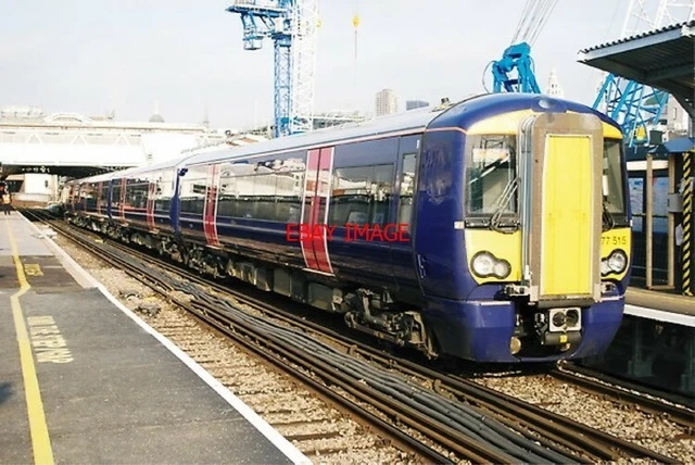 PHOTO CLASS 377 Electrostar 4-Car Emu No 377 515 At Blackfriars On A ...