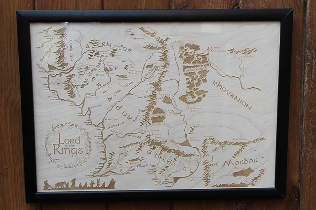 WOODEN MIDDLE EARTH Map - Laser Engraved Lord of the Rings map EUR 45 ...