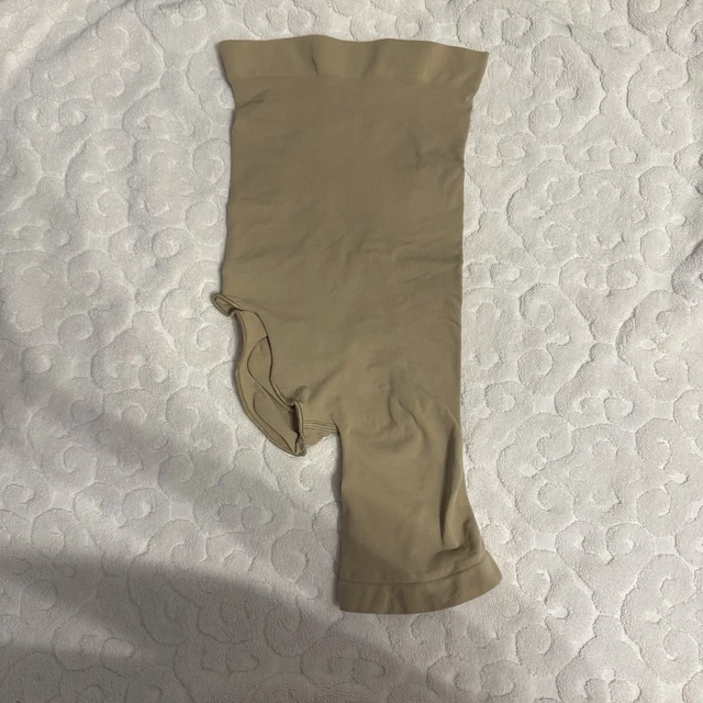 NEW M SKIMS Solution Short Right Leg Exposed shapewear Clay **BONUS** £ ...