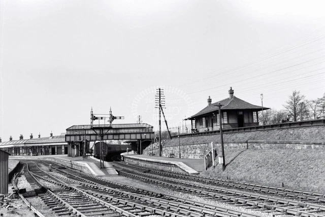 PHOTO BR BRITISH Railways Station Scene - CRAIGENDORAN 1955 2 £1.99 ...