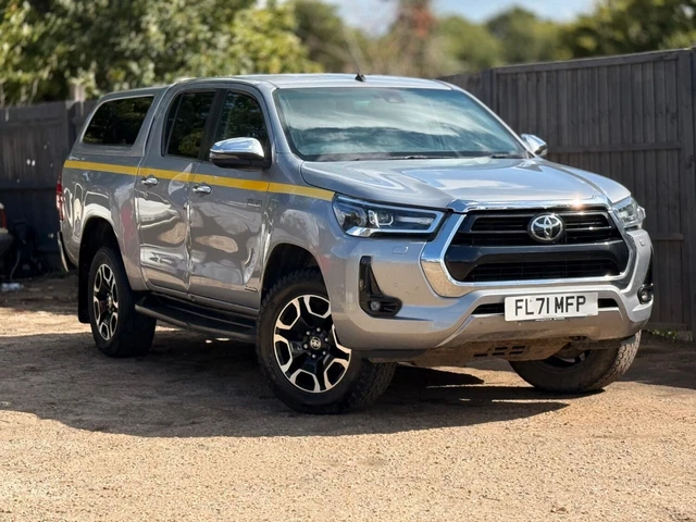 2021 TOYOTA HILUX Invincible D/Cab Pick Up 2.4 D-4D Auto PICK UP Diesel ...