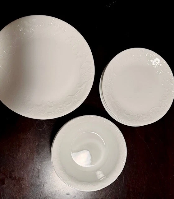 CORELLE 18PC VITRELLE Embossed Bella Faenza Dinnerware Set White $45.00 ...