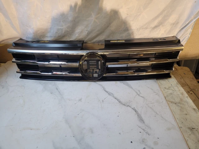 Vw Tiguan R Line Front Bumper Center Grille Radiator Grill 5nn853653