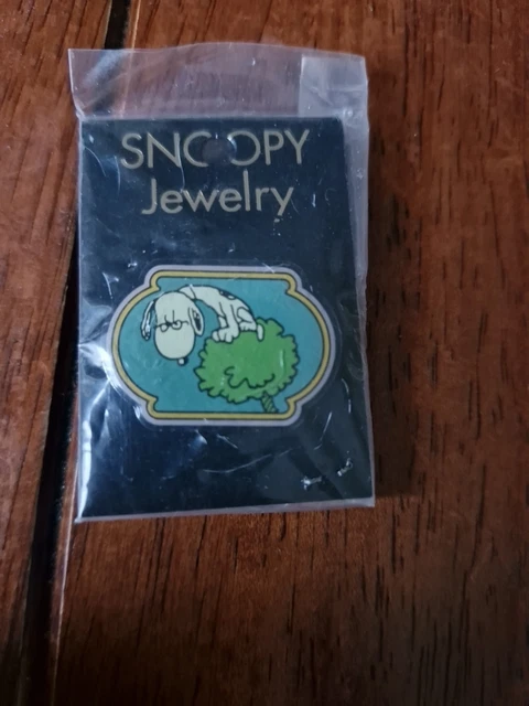 RARE VINTAGE SNOOPY/PEANUTS Enamel Pin Badge £12.94 - PicClick UK