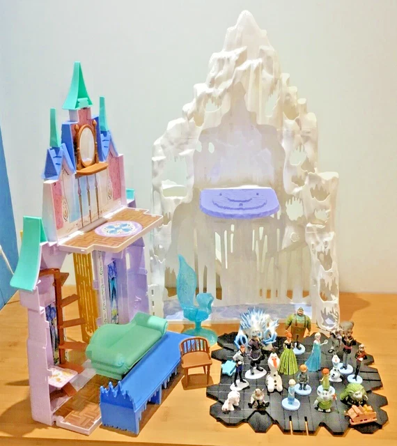 DISNEY FROZEN CASTLE Ice Palace foldable playset Includes lots of ...