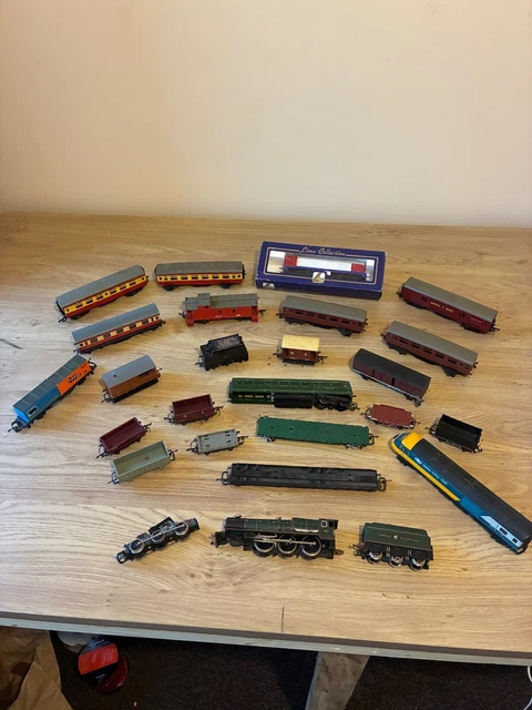 JOB LOT OF 00 gauge coaches, wagons & loco £5.45 - PicClick UK