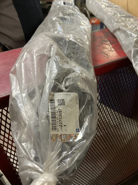 22763057 GM MOLDING RH Cab And Load Carrier Outer Side 2014-2018 Chevy ...