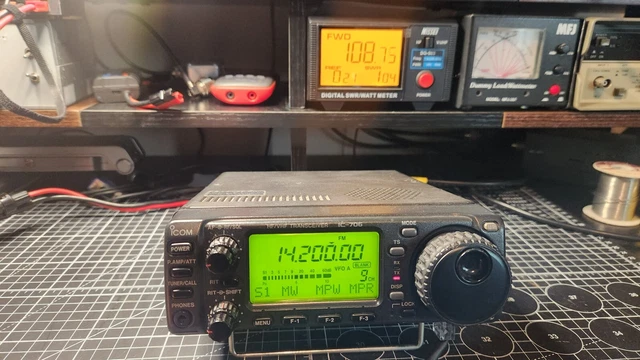 ICOM IC-706 HF/6M/2M Mobile Ham Radio Excellent condition TESTED ...