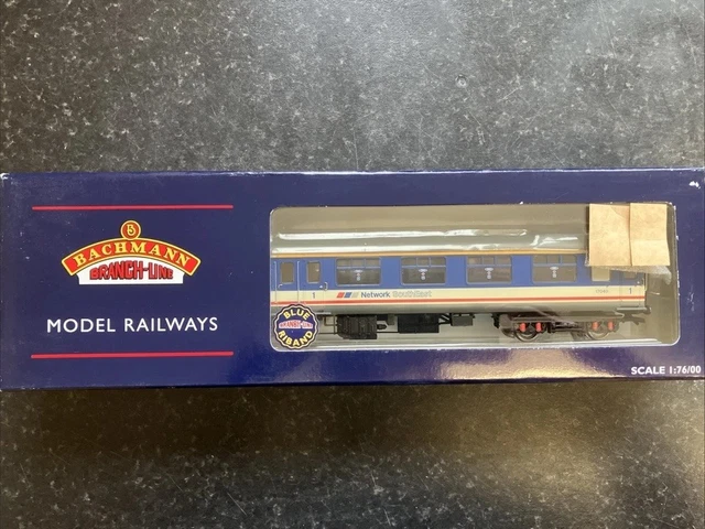 BACHMANN 39-402 BR Mk2 Bfk Brake Corridor First Network Southeast £26. ...