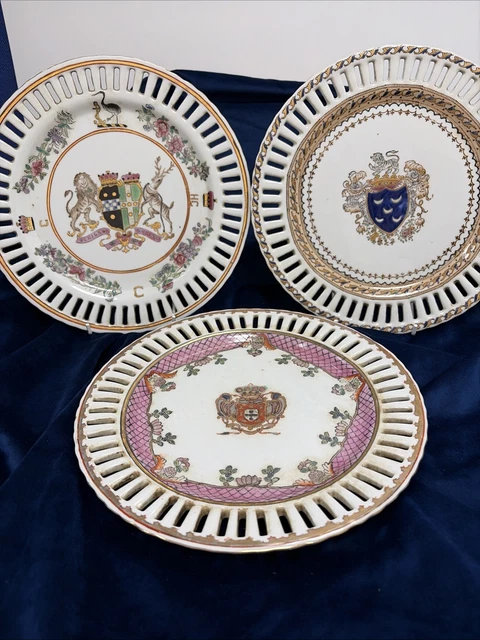CHINESE EXPORT STYLE armorial porcelain plates cohesive, matching ...