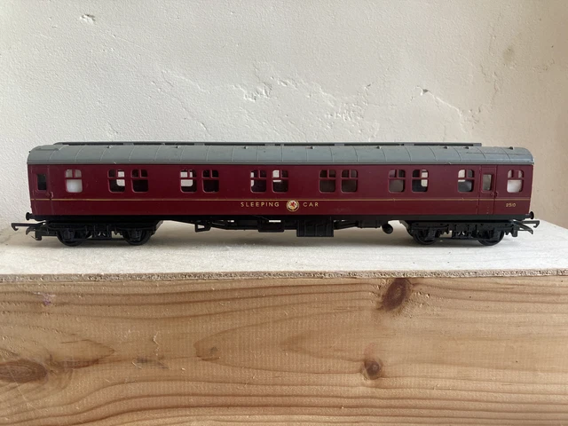 TRIANG OO GAUGE BR sleeping car Coach Maroon Good Condition £5.43 ...
