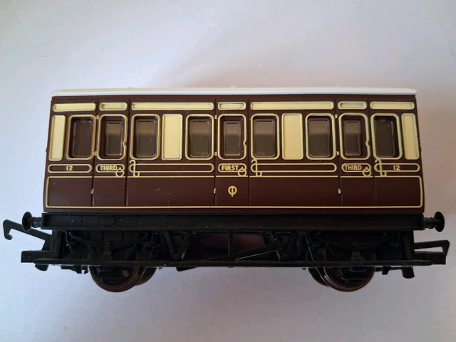 HORNBY 4 WHEELED Coach OO Gauge Brown Cream No Box See Description ...