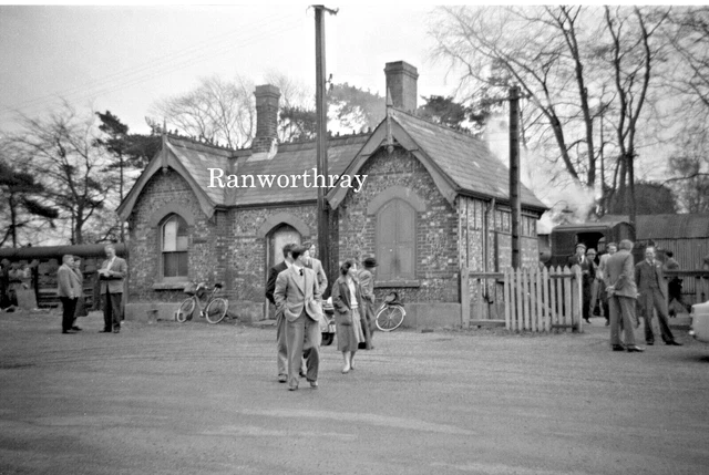 60X90 ORIGINAL RAILWAY Negative Watlington Station Oxfordshire 3-April ...