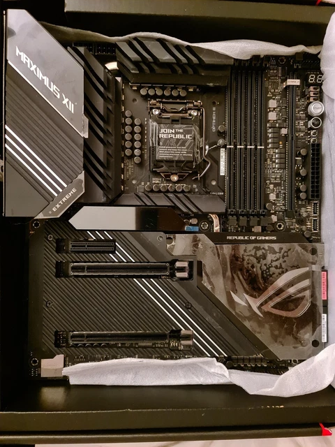 ASUS ROG REPUBLIC Of Gamers Maximus XII Extreme - Intel Z490 LGA1200 ...