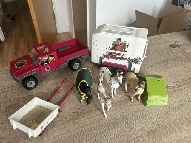 SCHLEICH HORSE CLUB Car And Horse Box With Horses And Accessories £5.50 ...