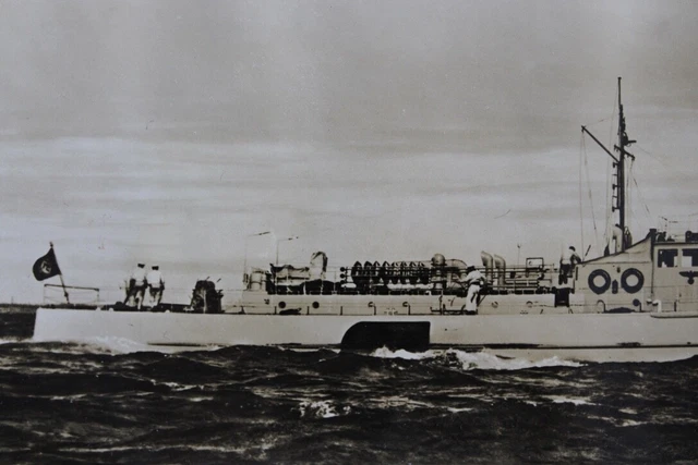 FOTO PHOTO IB WW2 Kriegsmarine Schiff ship R-Boot Räumboot R17 Kiel ...