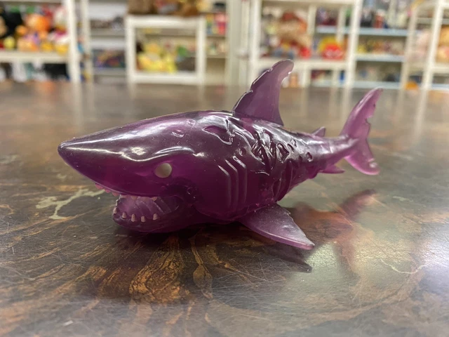 DISNEY PIRATES OF the Caribbean 5” Purple Shark Figure (Spin Master) £4 ...