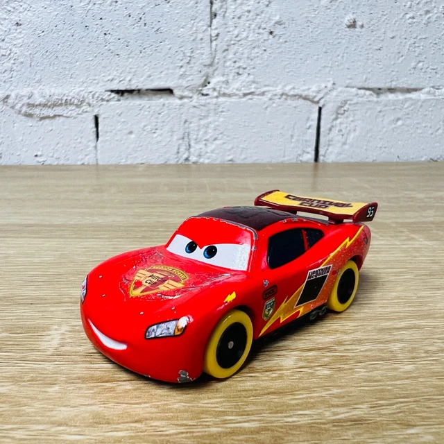 CARNIVAL CUP LIGHTNING McQueen WGP Disney Pixar Diecast Metal Cars 2 ...