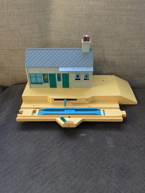 THOMAS TRAIN TOMY1998 Trackmaster Flying Harold Station yellow base ...