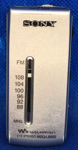 VINTAGE WALKMAN SONY SRF-S54 FM STEREO MEGA BASS Radio Musik Silbergrau ...