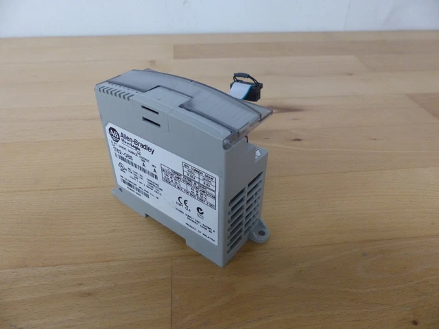 ALLEN-BRADLEY MICRO LOGIX 8 Pt. 24 Vdc Source Output 1762-Ob8 A A EUR ...