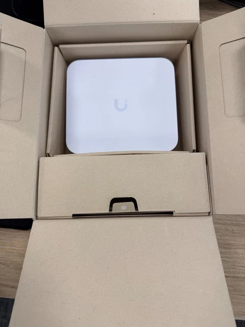 UBIQUITI UCG-MAX UNIFI Cloud Gateway Max Compact 2.5 Gbe Cloud Gateway ...