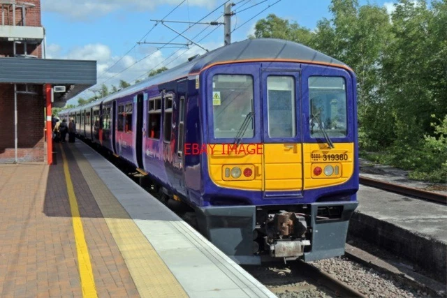 PHOTO NORTHERN Electric Class 319 319380 Platform 6 Wigan North Western ...