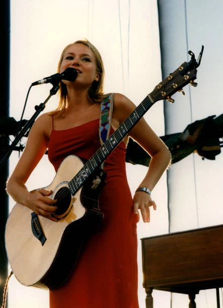 SINGER-SONGWRITER, MUSICIAN, ACTRESS, and author Jewel Old Photo 1 EUR ...
