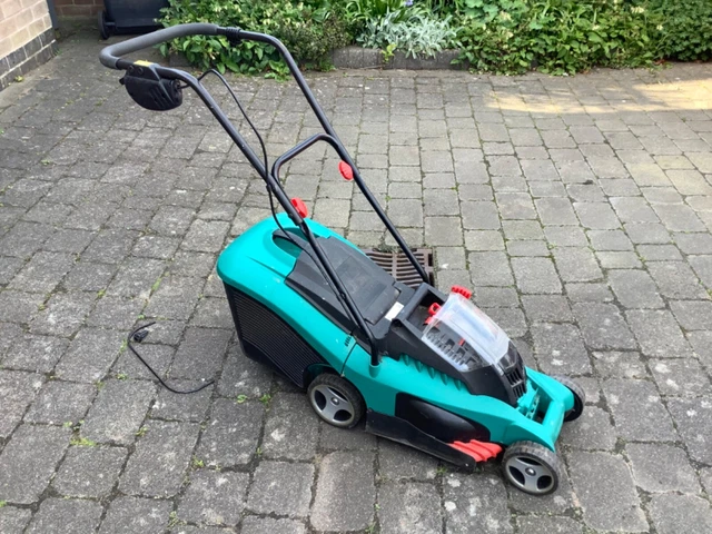 BOSCH ROTAK CORDLESS mower 34cm cut 36 volt £20.00 - PicClick UK