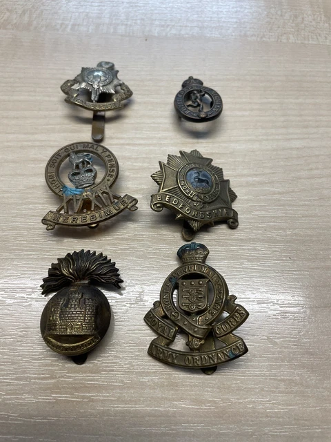 MILITARY CAP BADGES - Various Regiments - job lot EUR 16,37 - PicClick IT