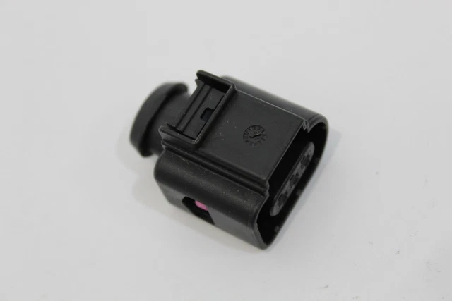 SKODA KUSHAQ PA Black 3 Pin Plug Connector New Genuine 8K0973703 £22.99 ...